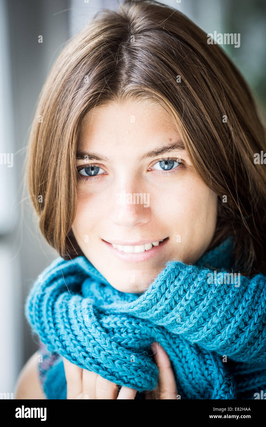 Kastanienbraune augen -Fotos und -Bildmaterial in hoher Auflösung – Alamy