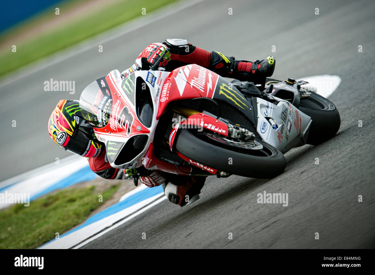 Yamaha supersportmotorrad -Fotos und -Bildmaterial in hoher Auflösung ...