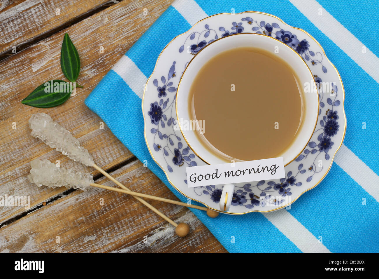 Guten tee -Fotos und -Bildmaterial in hoher Auflösung – Alamy