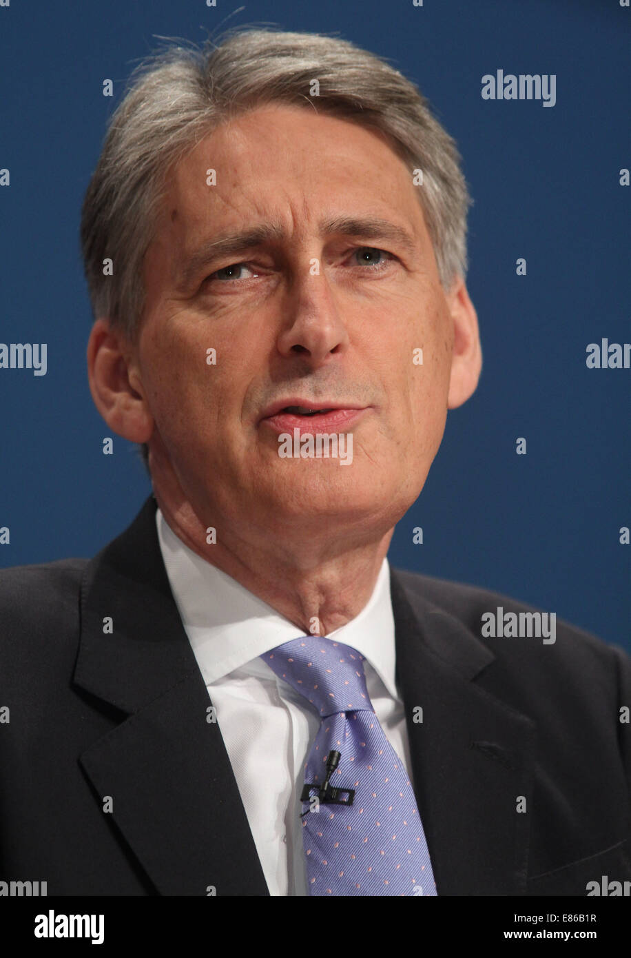 PHILIP HAMMOND MP SECRETARY OF STATE FOR FOREIGN 1. Oktober 2014 ICC ...