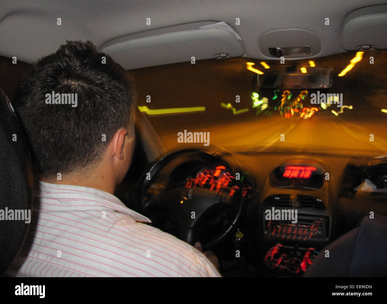 Treibende kraftfahrer -Fotos und -Bildmaterial in hoher Auflösung – Alamy