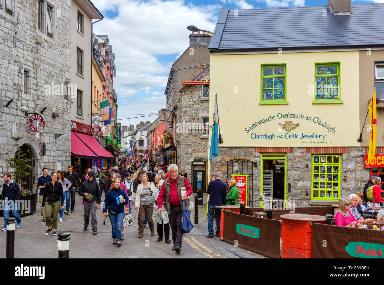 Zeigen Sie nach unten Quay Street in Galway City Quartier Latin, County ...
