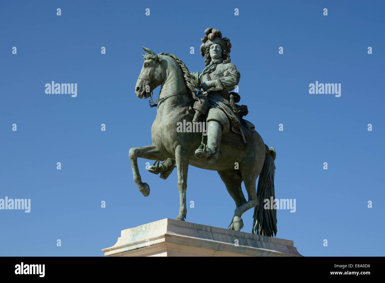 Reiterstandbild des Sonnenkönigs Louis XIV, Versailles, Paris, Île-de ...