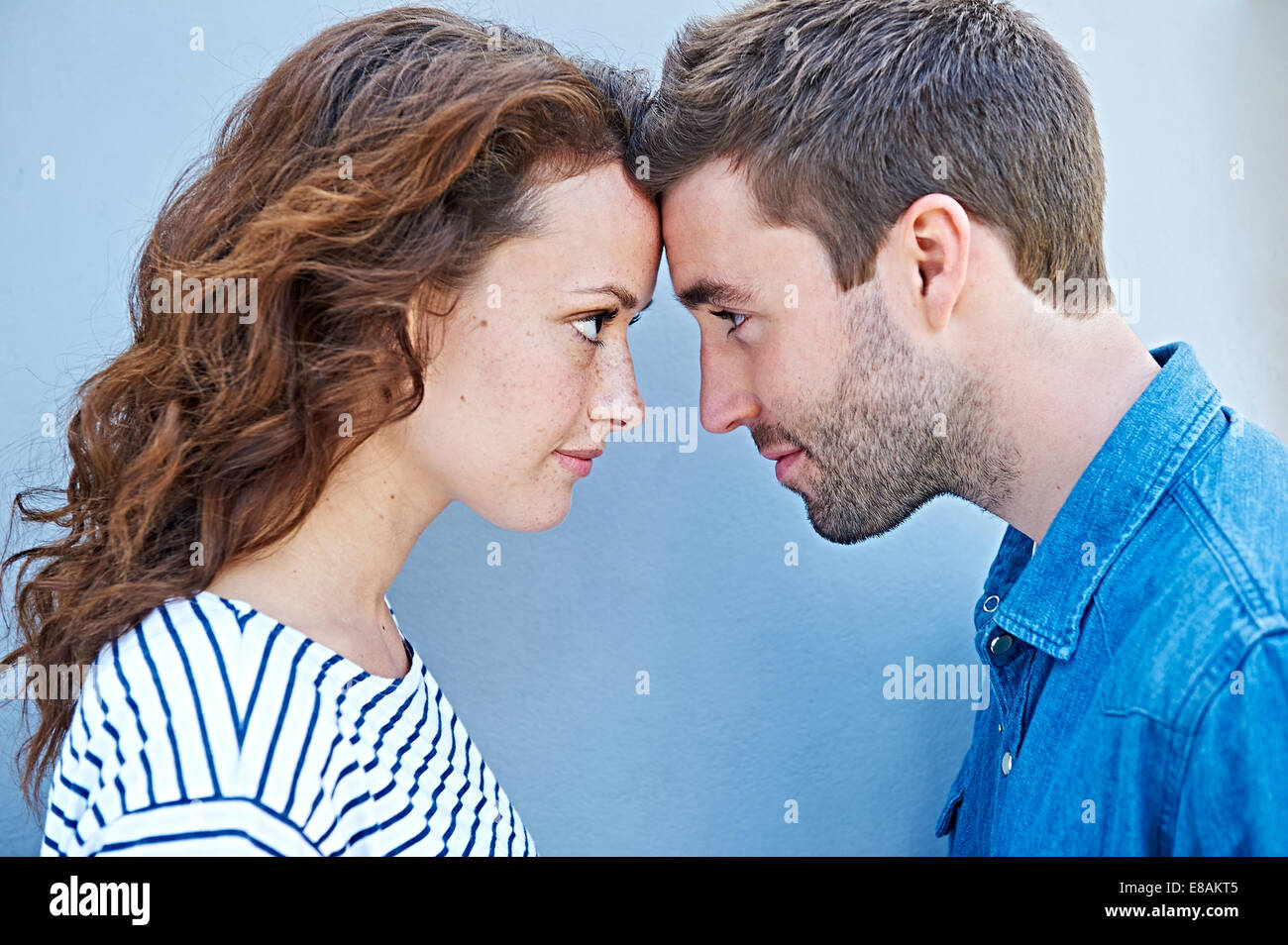Stirn Mit Stirn Stockfotos und -bilder Kaufen - Alamy