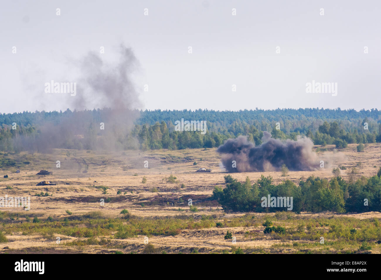 Tank explosion -Fotos und -Bildmaterial in hoher Auflösung – Alamy