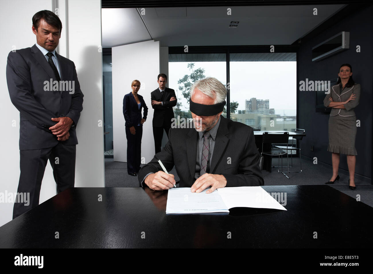 Blinde unterschrift -Fotos und -Bildmaterial in hoher Auflösung – Alamy