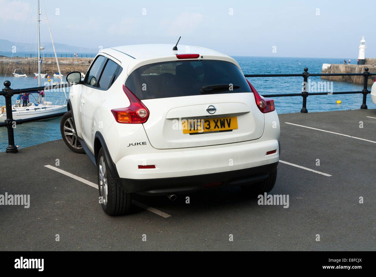 Schlecht geparkte autos -Fotos und -Bildmaterial in hoher Auflösung – Alamy