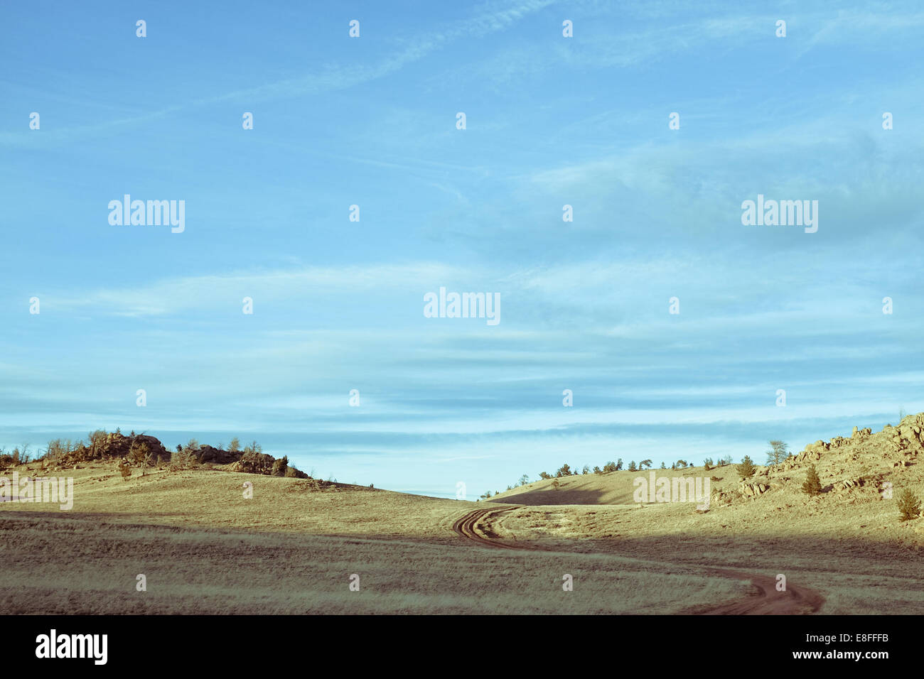 Isolated hills -Fotos und -Bildmaterial in hoher Auflösung – Alamy