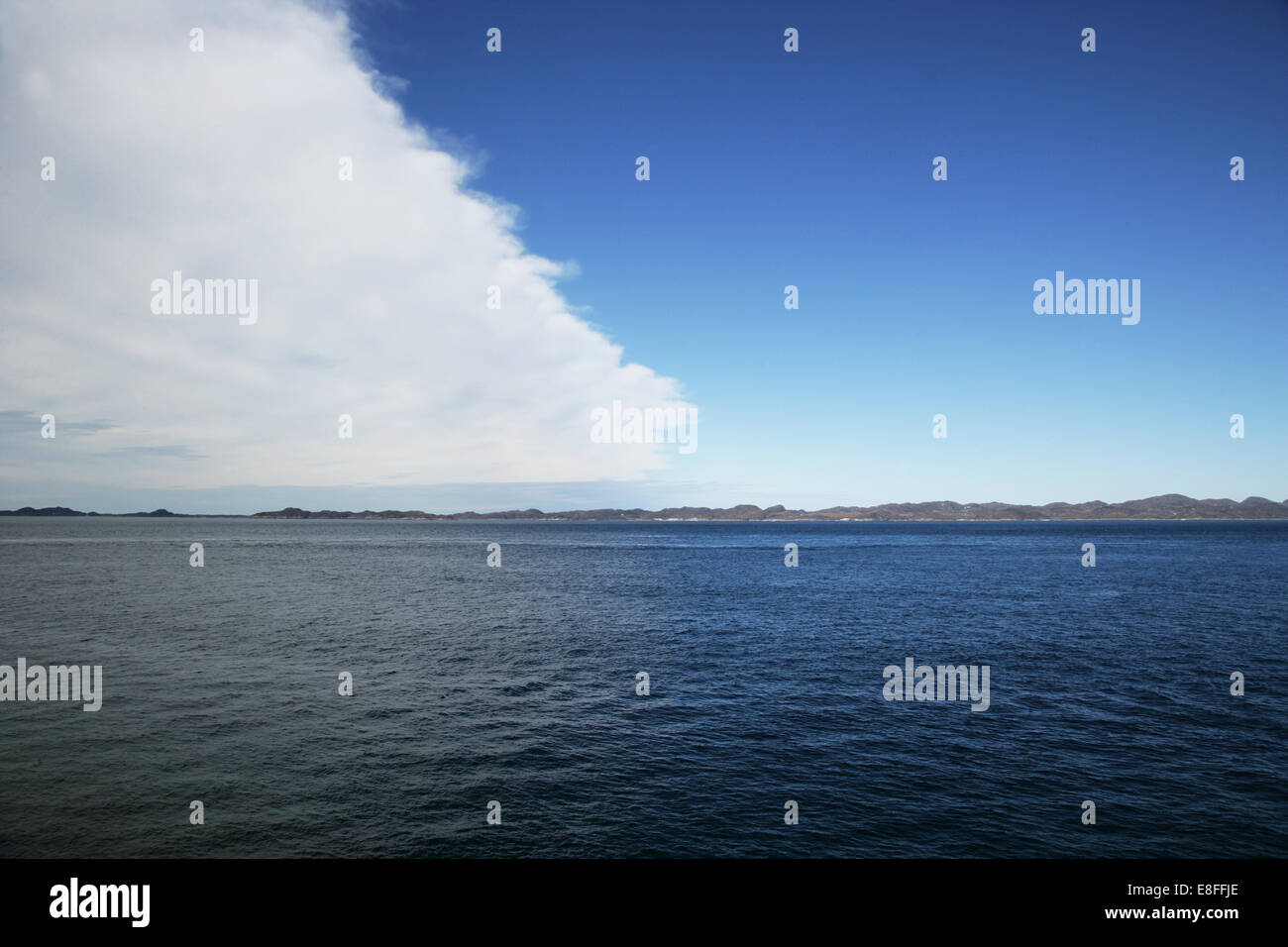 Bewegende wolke -Fotos und -Bildmaterial in hoher Auflösung – Alamy
