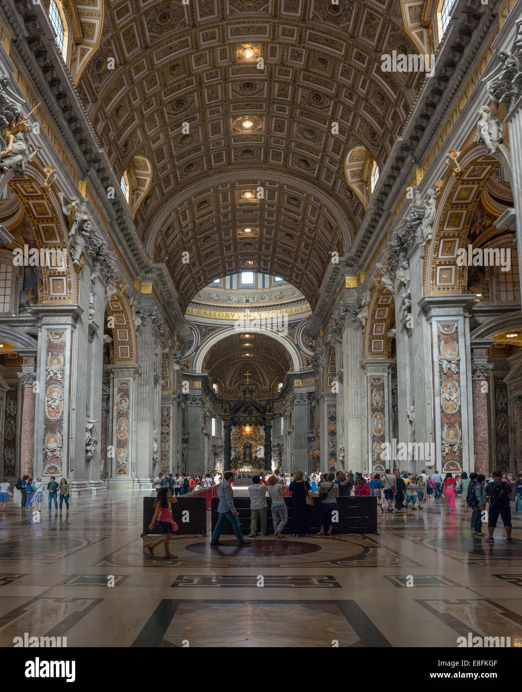 Der Altar-Halle in St. Peter´s Basilica Stockfotografie - Alamy