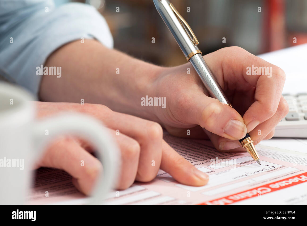 Ein dokument anzeigen -Fotos und -Bildmaterial in hoher Auflösung – Alamy