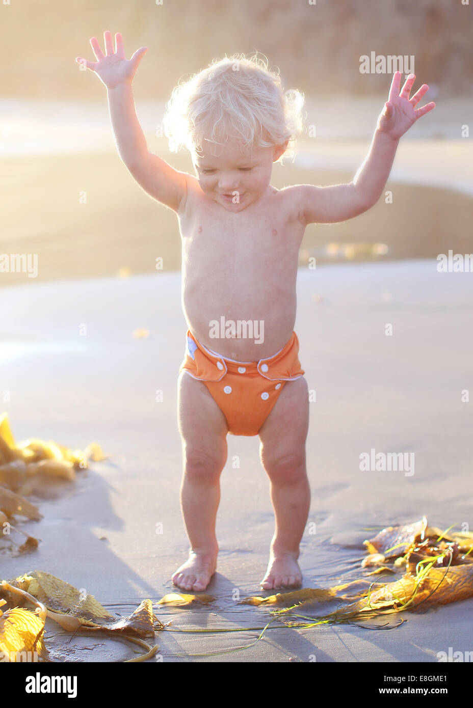 Volle windel kleinkind -Fotos und -Bildmaterial in hoher Auflösung – Alamy