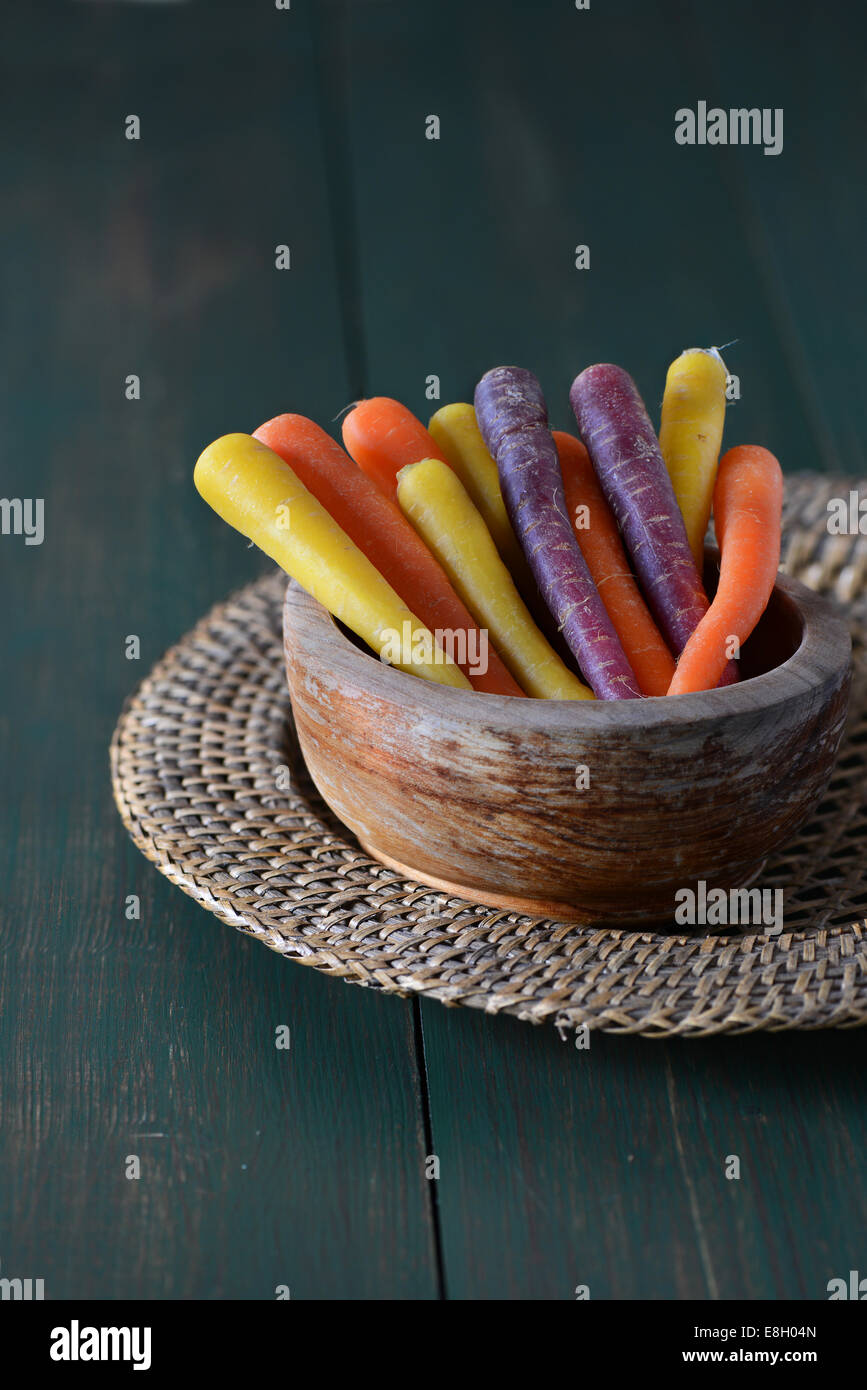 Bunte karotten -Fotos und -Bildmaterial in hoher Auflösung – Alamy