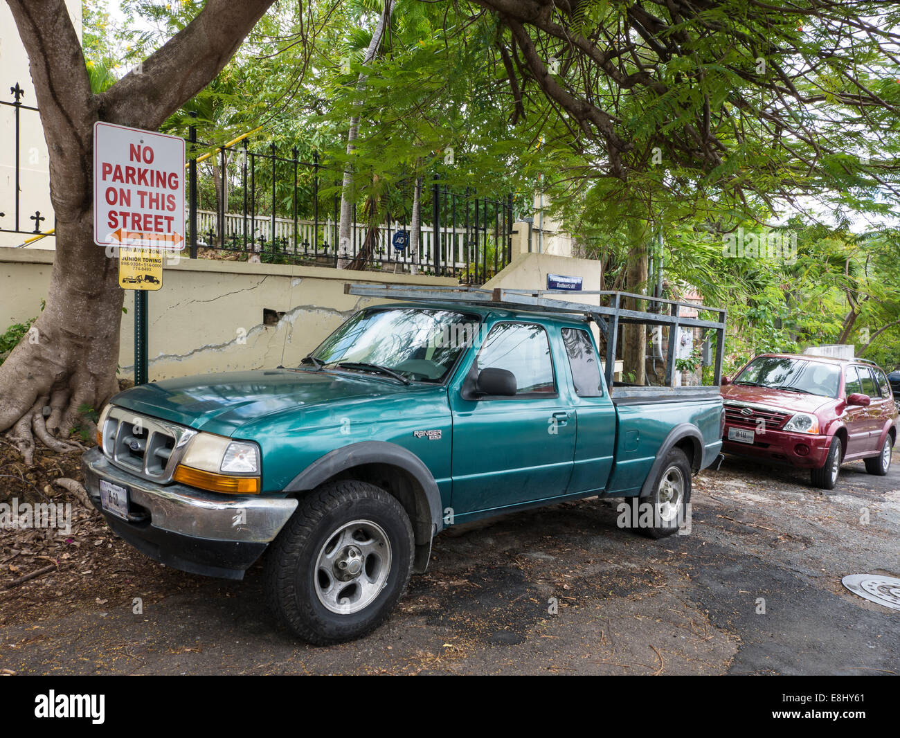 Das Auto geparkt "Parkverbot" Hinweistafel, Regierung Hill, Charlotte ...