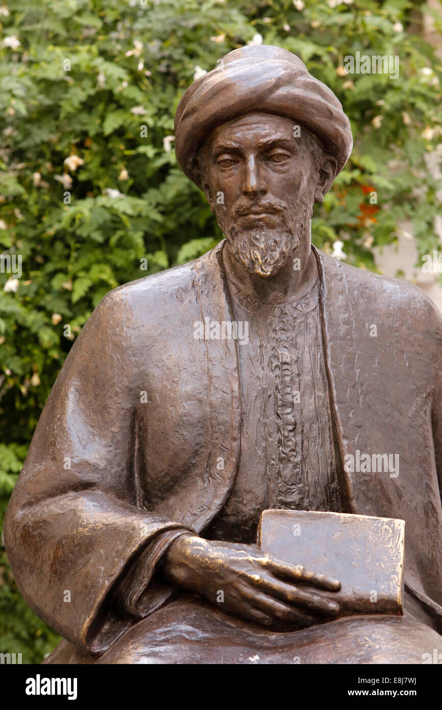 Statue von maimonides in cordoba -Fotos und -Bildmaterial in hoher ...
