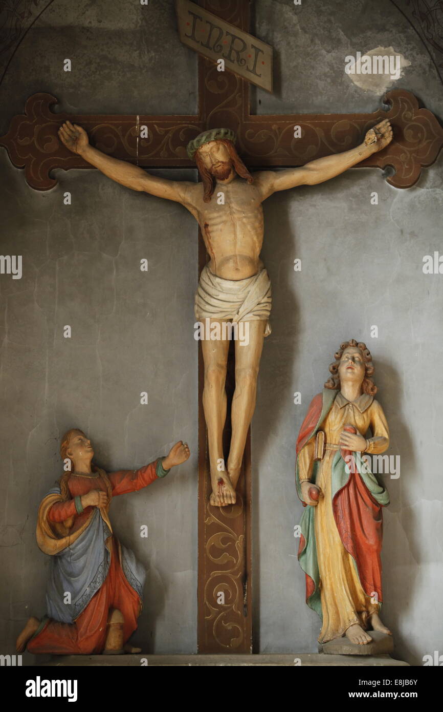 Golgatha-Skulptur in einer katholischen Kirche Stockfotografie - Alamy