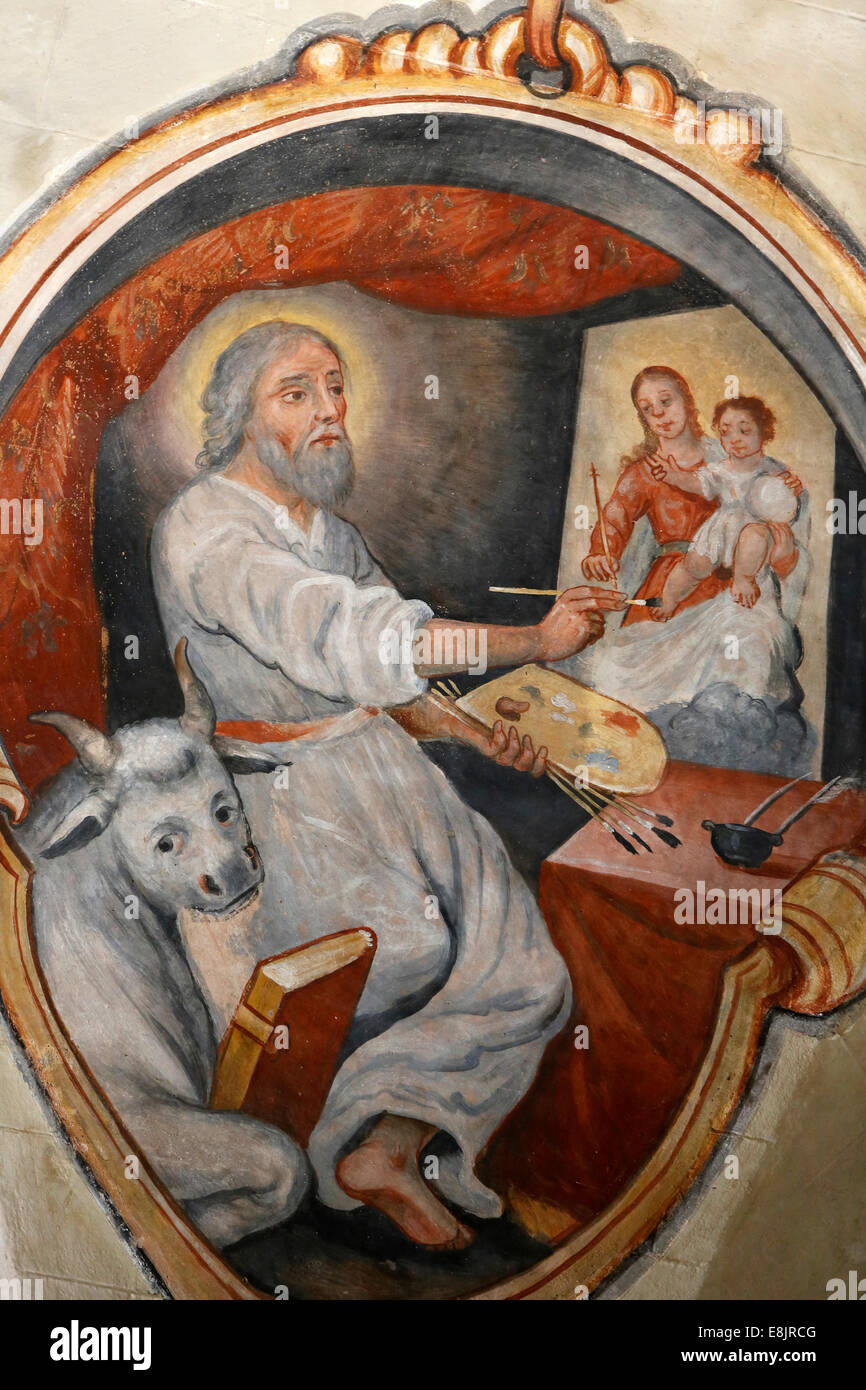Fresko in der Kirche Maria Assunta: Evangelist Lukas (Symbol: der Stier ...