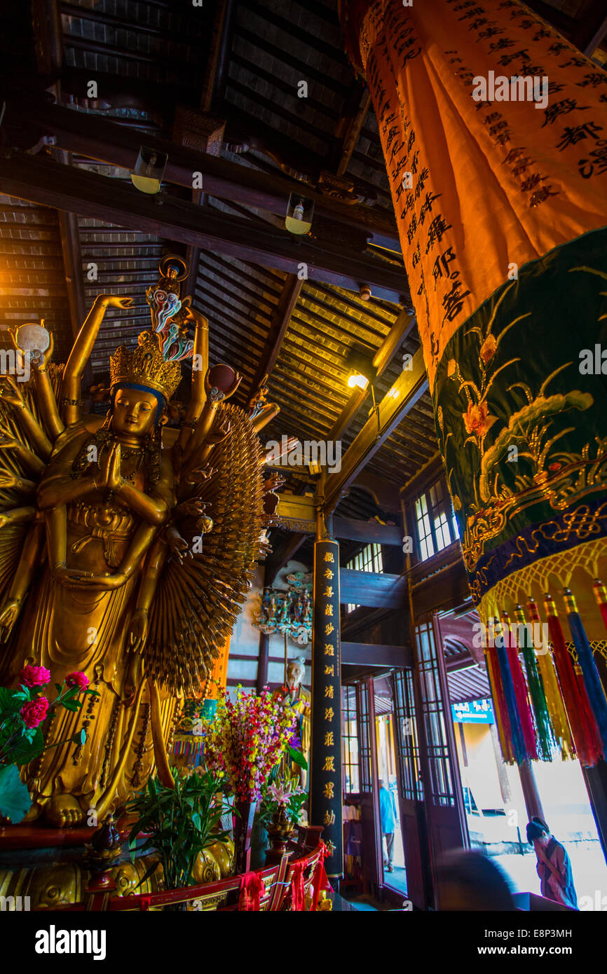 Pagode im longhua tempel -Fotos und -Bildmaterial in hoher Auflösung ...