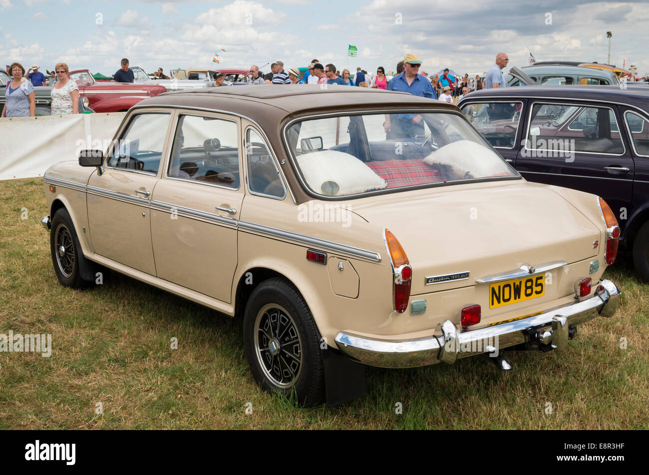 Oldtimer Austin Austin 1800 aus der 1960er Jahre Stockfotografie - Alamy