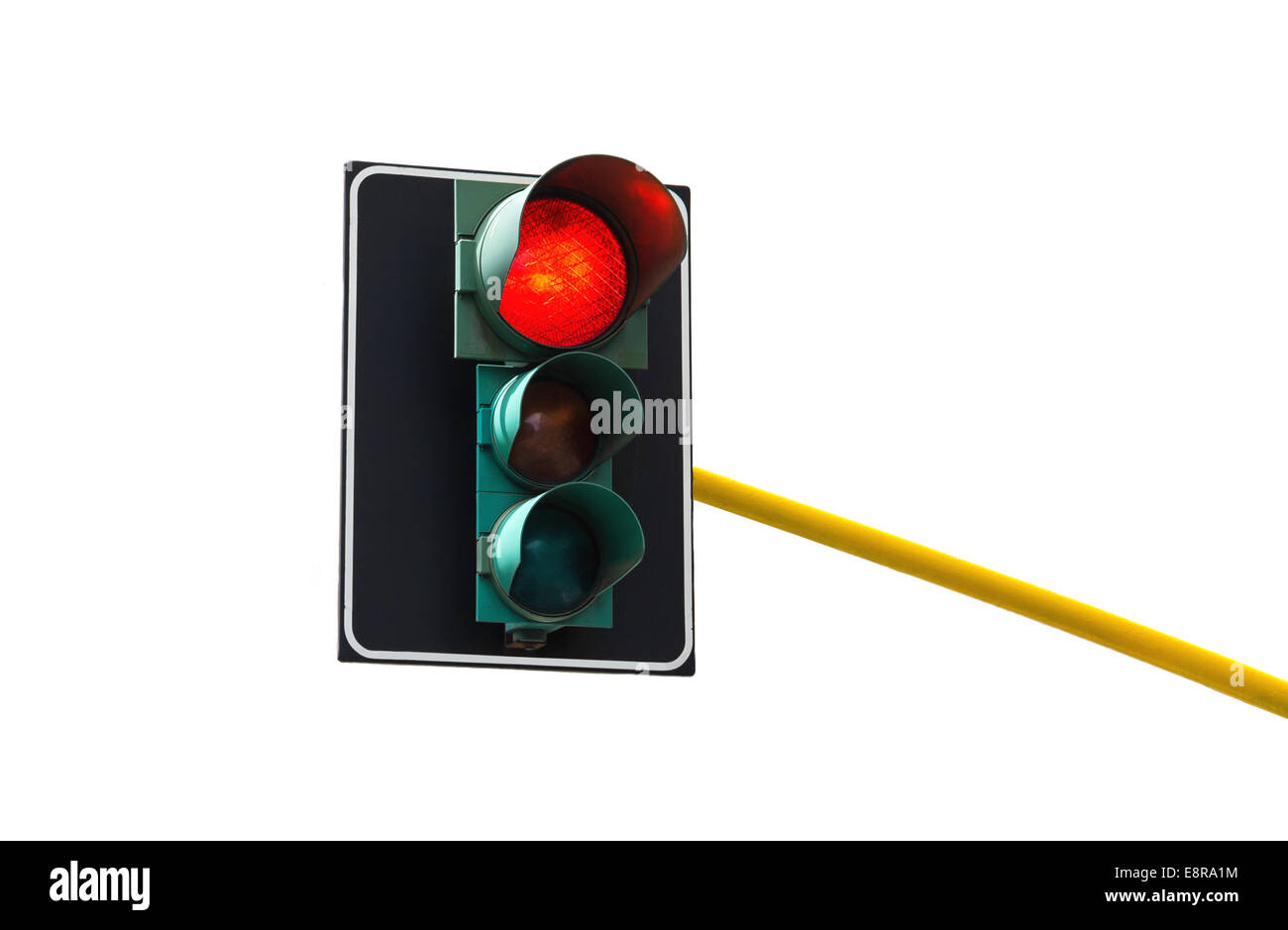 Ampel, die isoliert auf weißem Hintergrund ist leuchtet rot ...