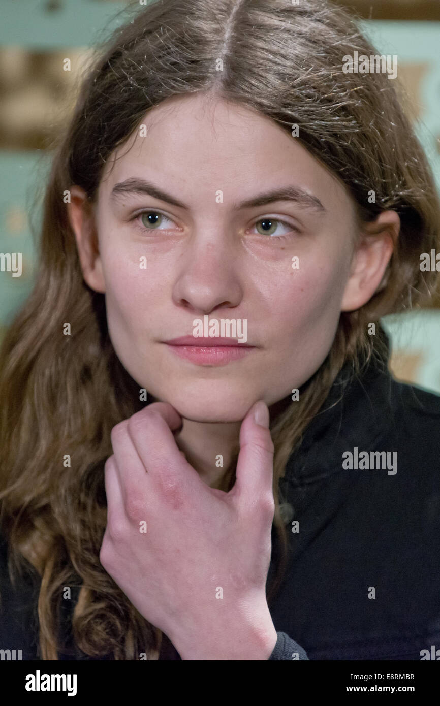Der sänger eliot sumner -Fotos und -Bildmaterial in hoher Auflösung – Alamy