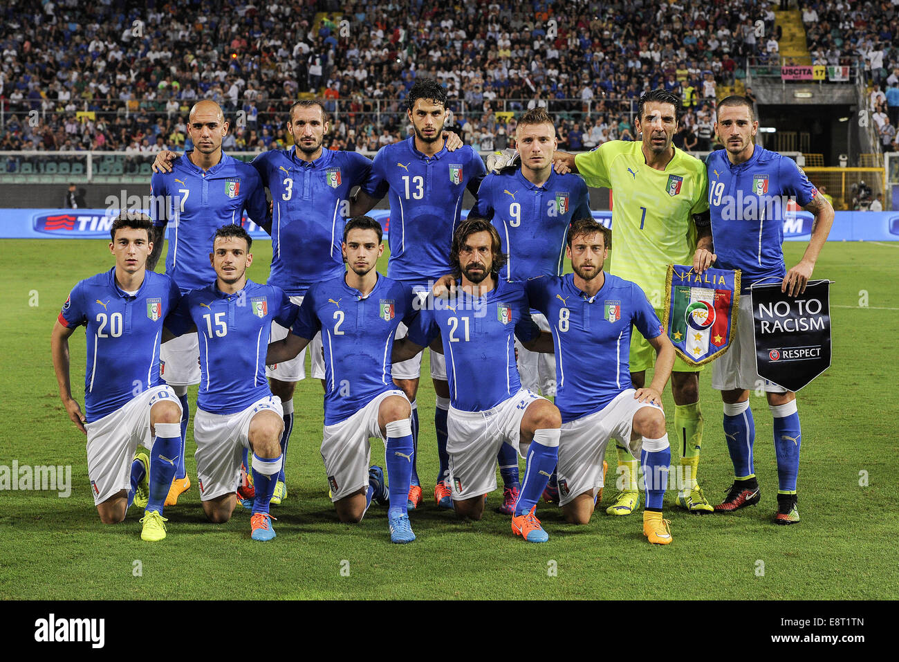 Italy team group line up -Fotos und -Bildmaterial in hoher Auflösung ...