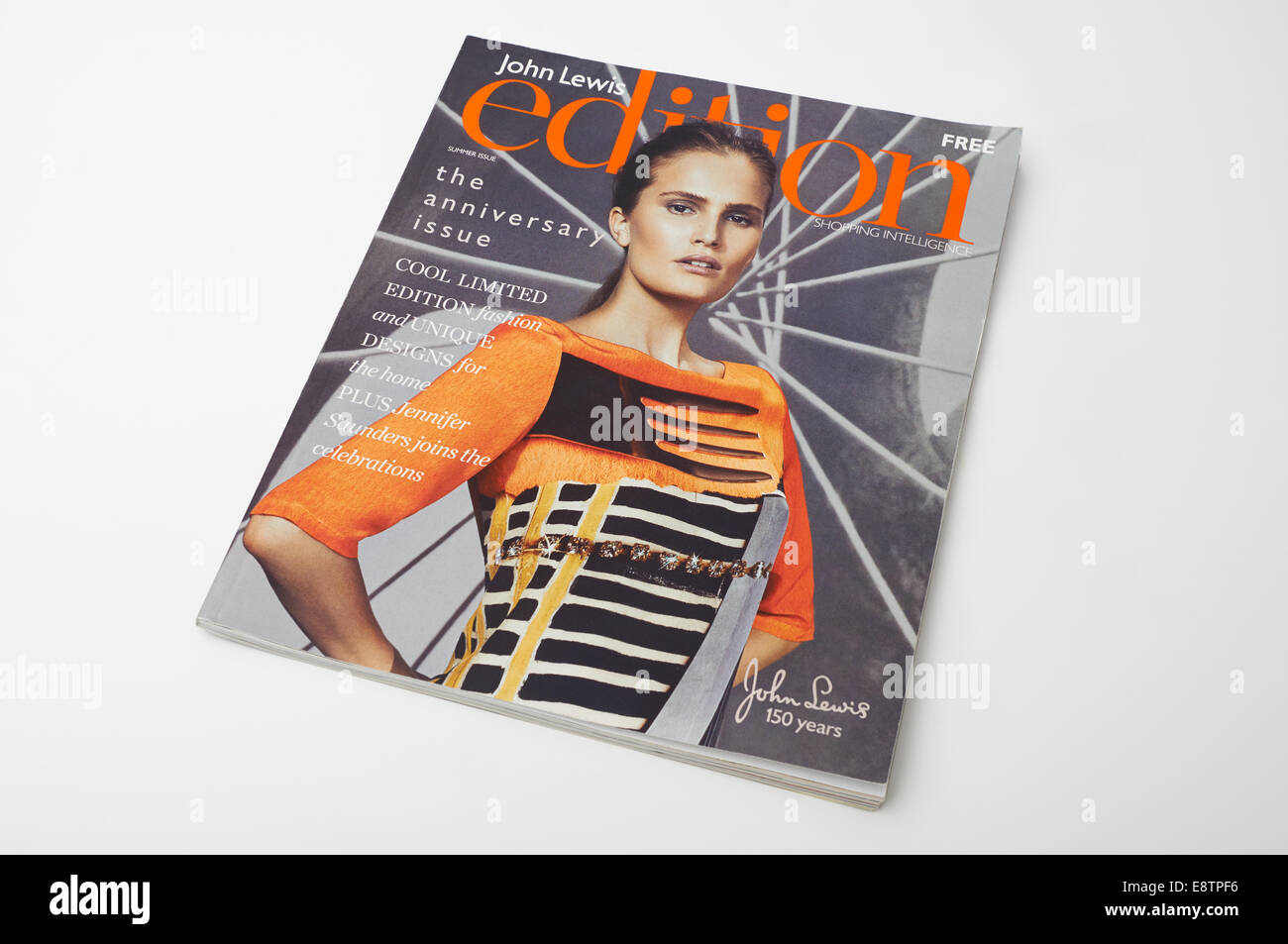 Fashion magazine -Fotos und -Bildmaterial in hoher Auflösung – Alamy