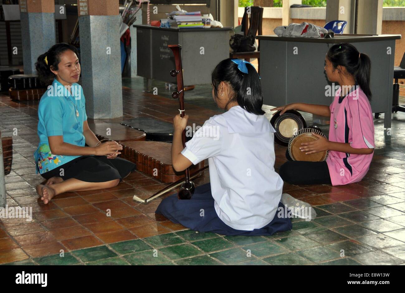 Young Thai Girls Stockfotos und -bilder Kaufen - Alamy
