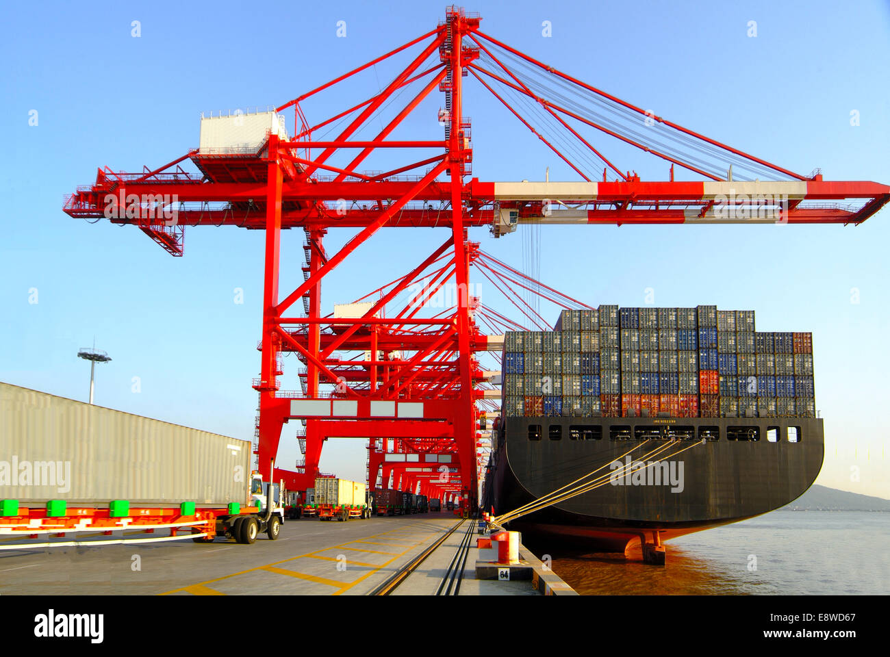 Yangshan container port shanghai china -Fotos und -Bildmaterial in ...