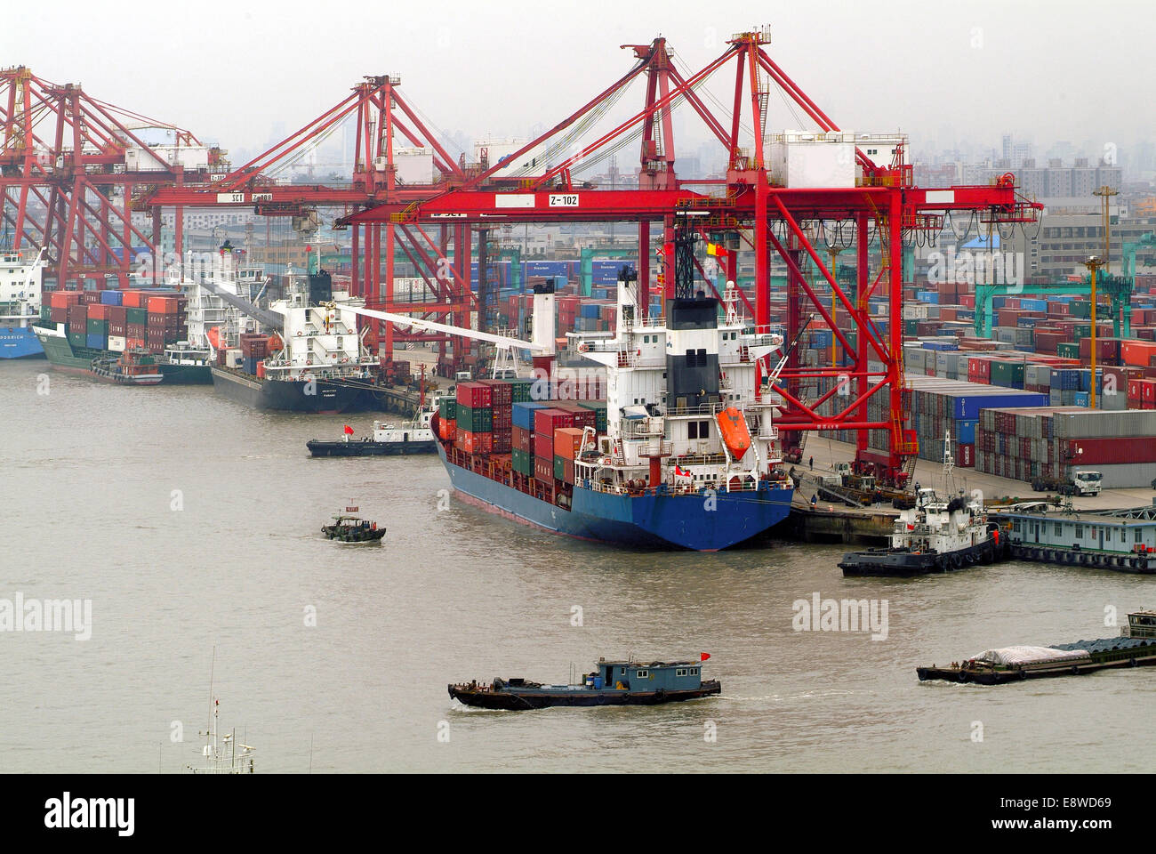 Yangshan container port shanghai china -Fotos und -Bildmaterial in ...