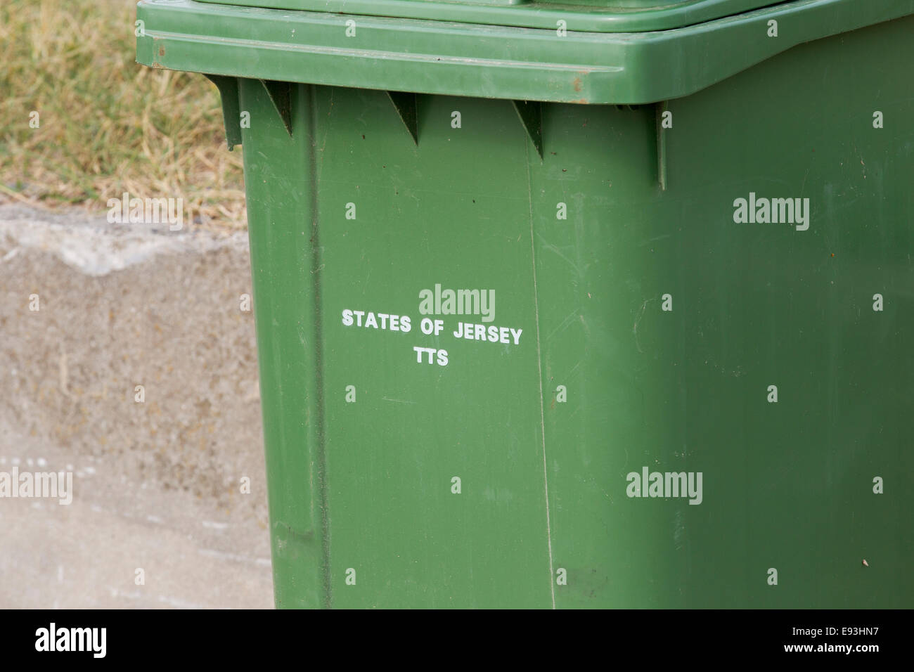 Refuse bin -Fotos und -Bildmaterial in hoher Auflösung – Alamy