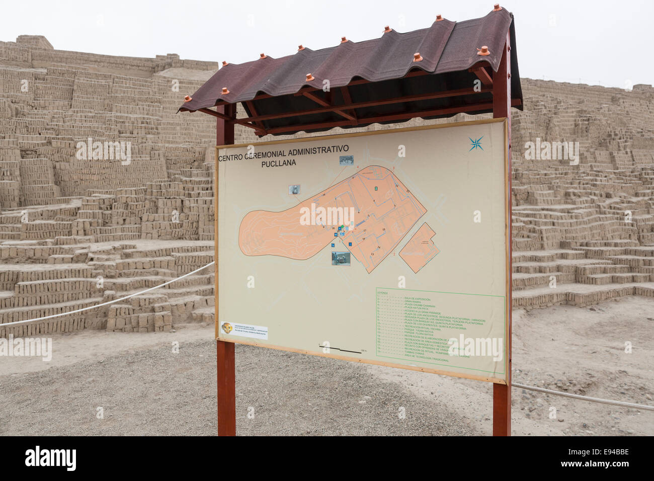 Karte am Eingang der Prä-Inka Adobe Brick Lima Kultur Pyramide Huaca ...