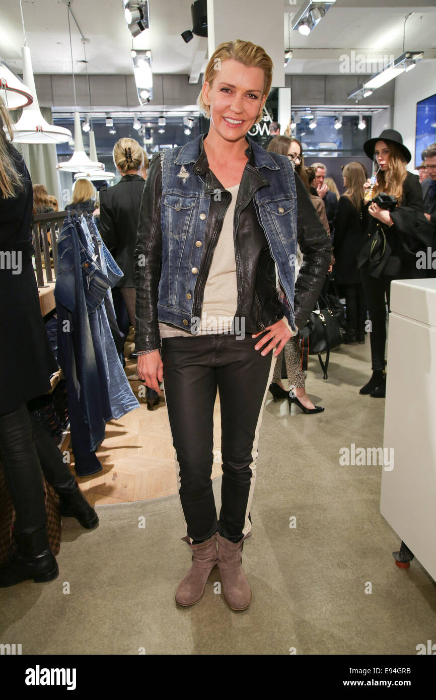 Prominente, die Teilnahme an der "G-Star Frauen speichern öffnen" von G ...