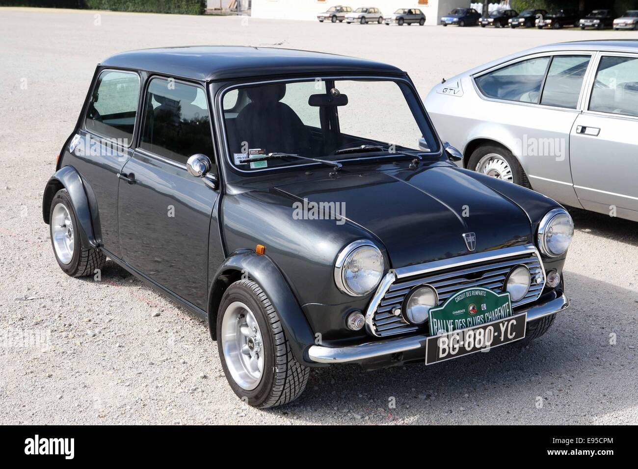 Classic austin rover mini car -Fotos und -Bildmaterial in hoher ...
