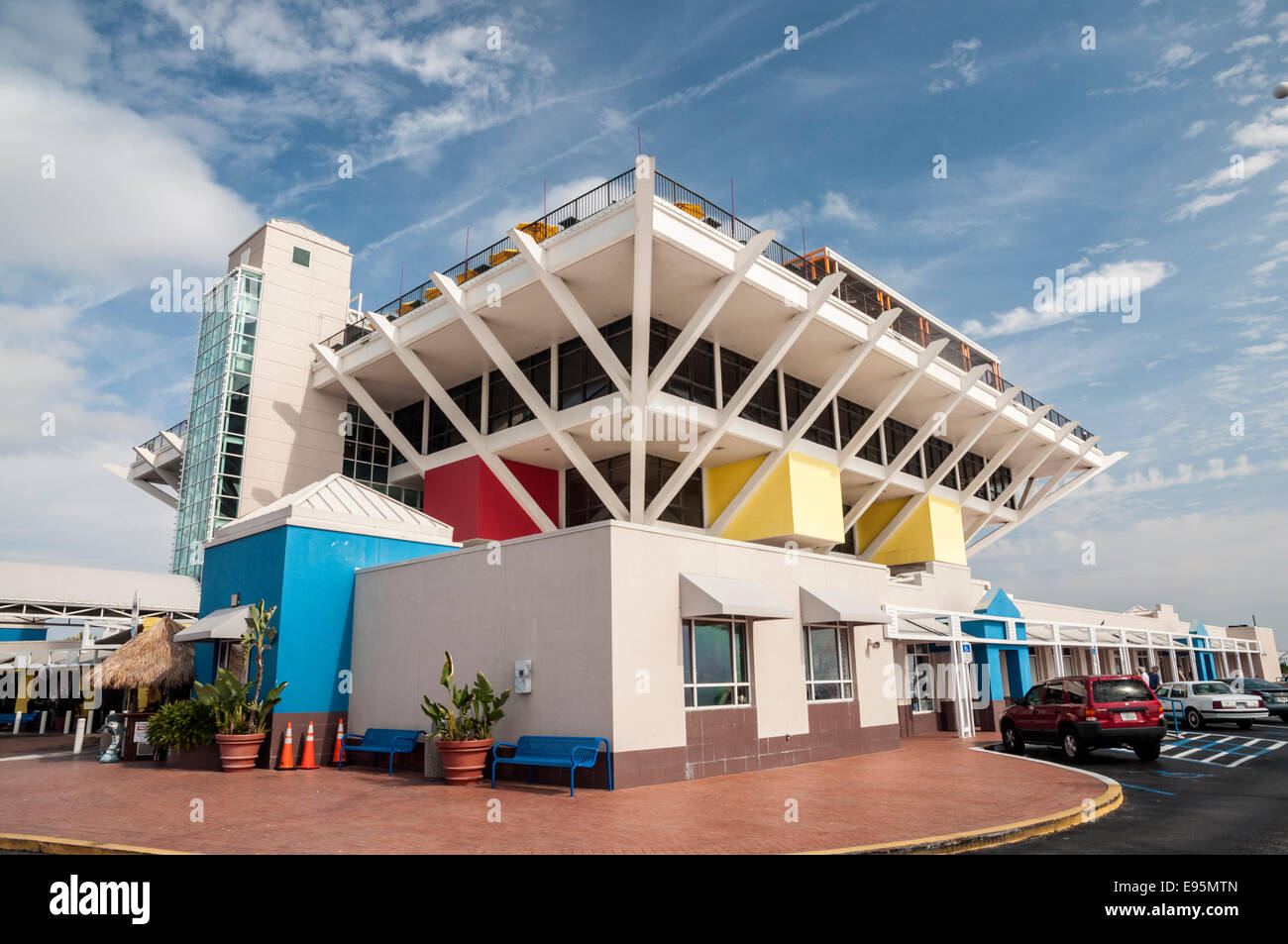 Umgedrehte pyramide -Fotos und -Bildmaterial in hoher Auflösung – Alamy