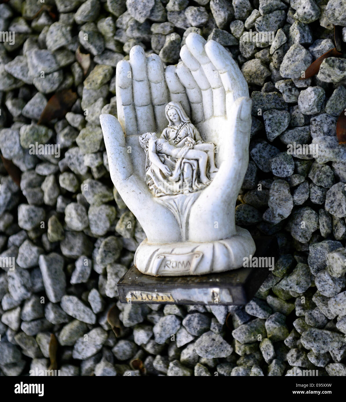 Grab Denkmal Souvenir Pietà Michelangelo Replik schalenförmig in Händen ...