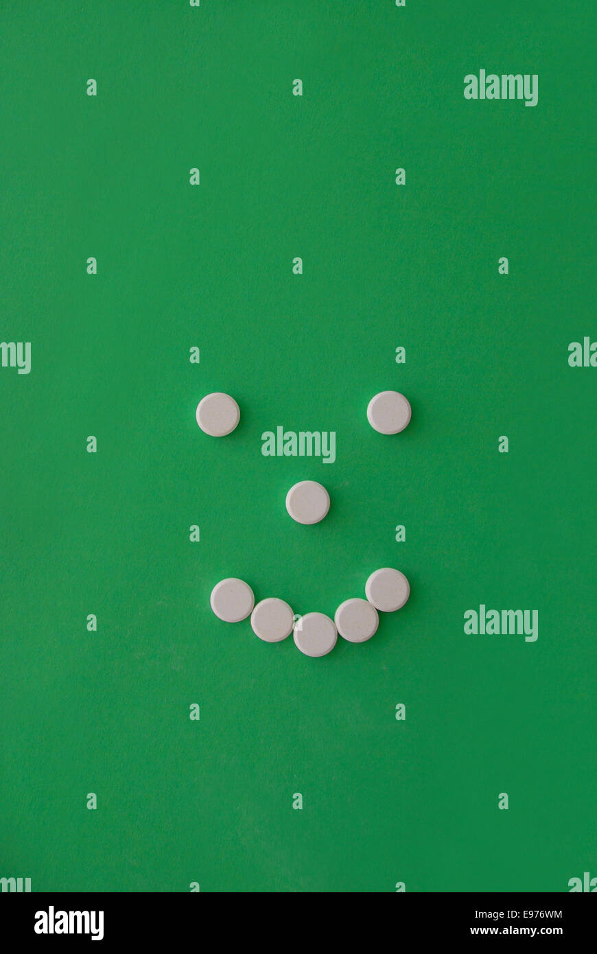 Smiley Face Pill Stockfotos & Smiley Face Pill Bilder - Alamy