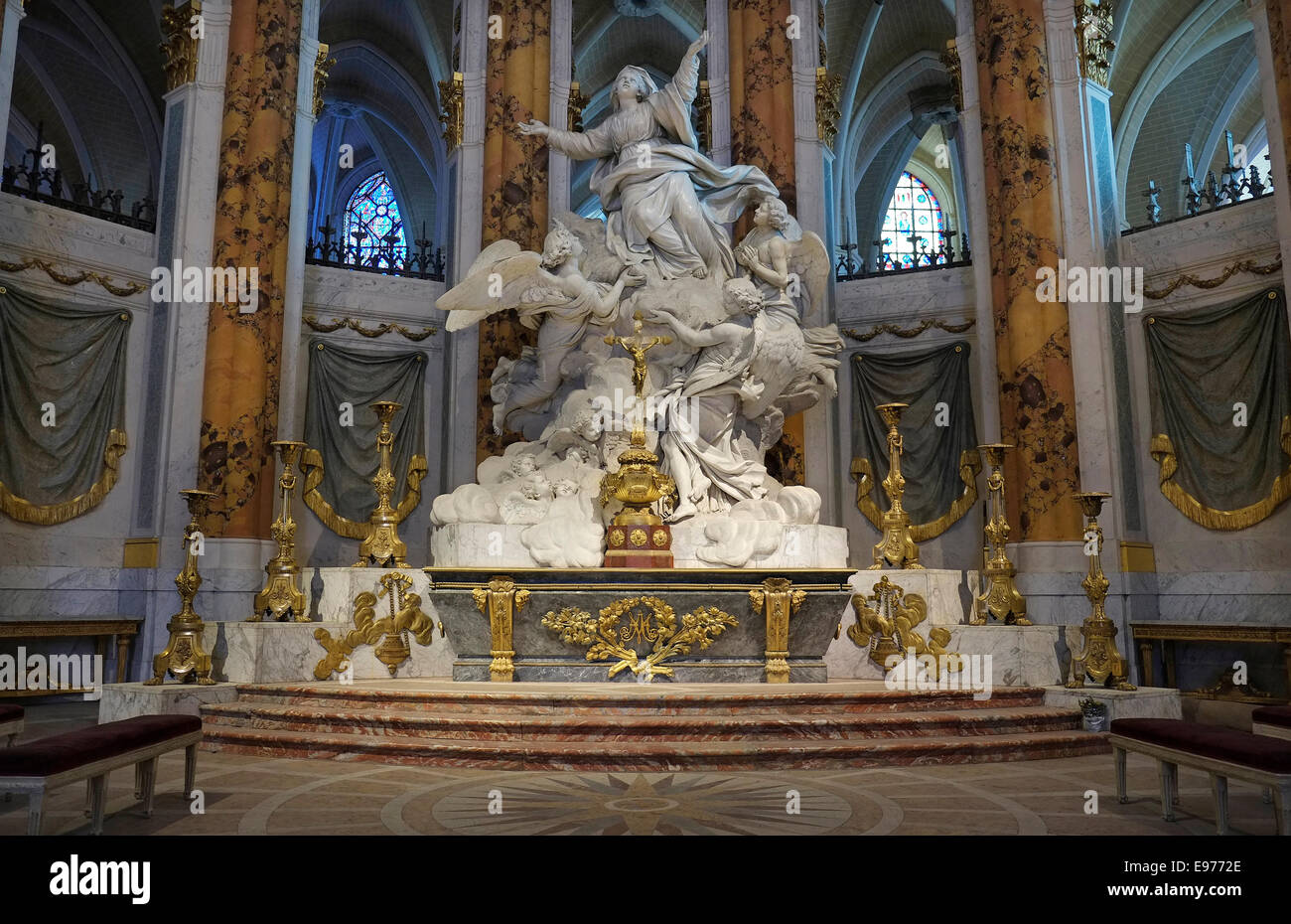 Chartres cathedral altar chartres france -Fotos und -Bildmaterial in ...