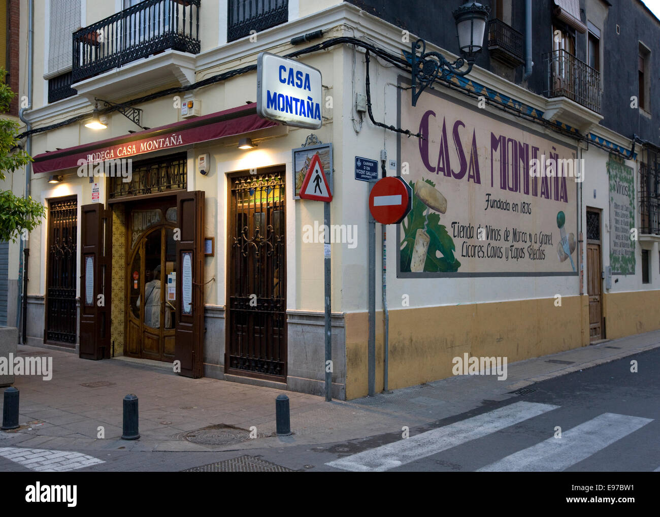 Tapas bar valencia spain -Fotos und -Bildmaterial in hoher Auflösung ...