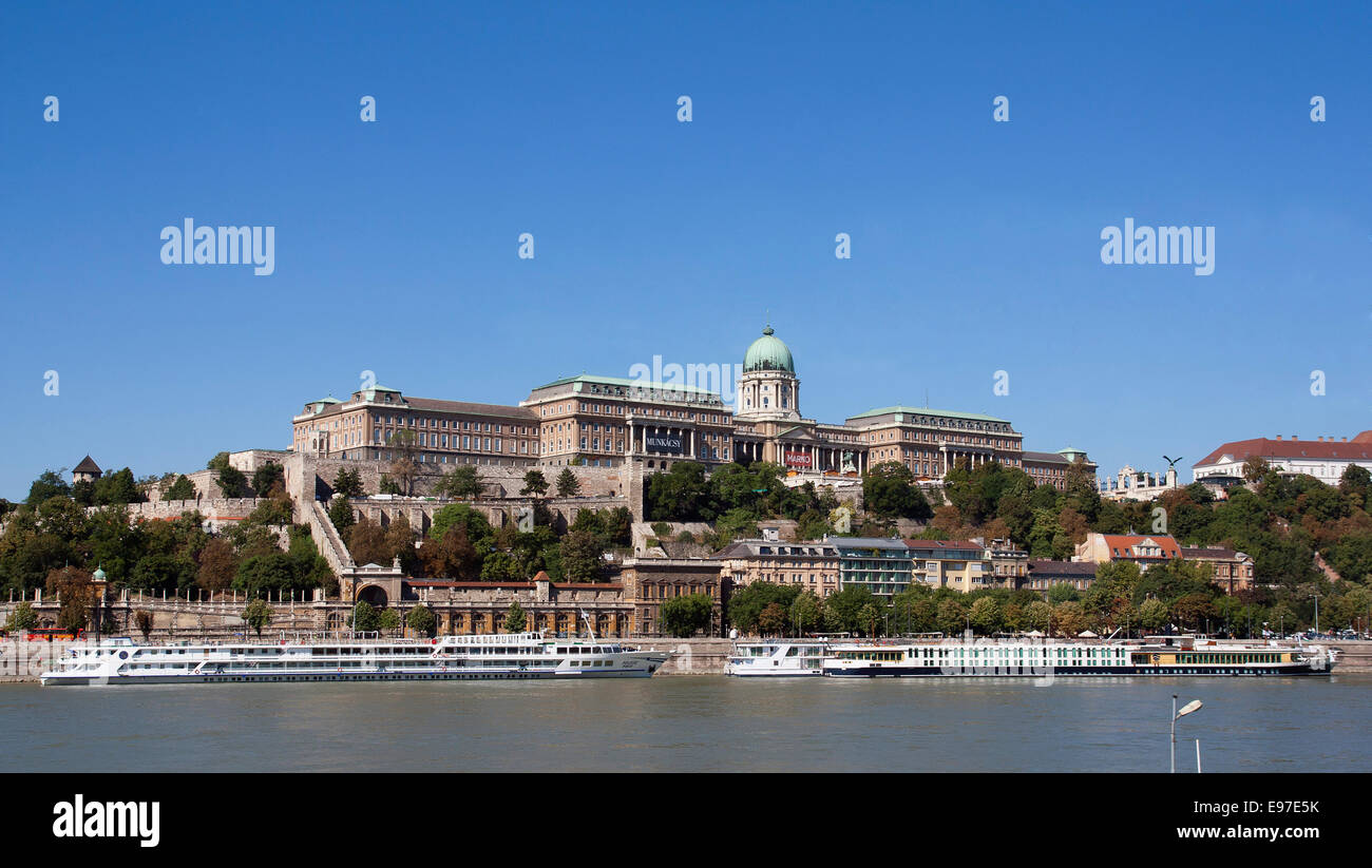 Schlosskomplex budapest -Fotos und -Bildmaterial in hoher Auflösung – Alamy