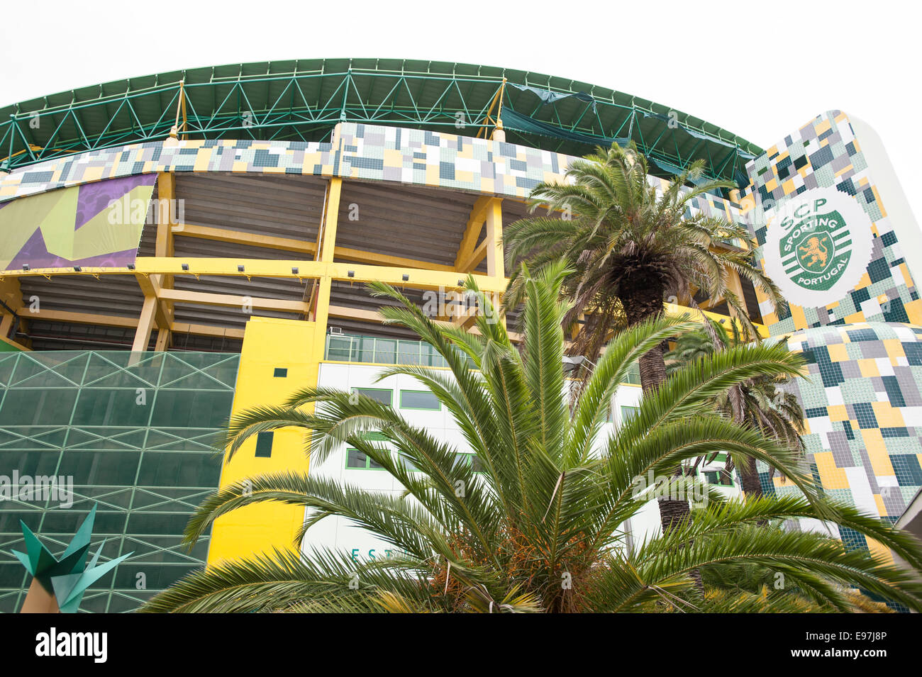 Estadio jose alvalade xxi -Fotos und -Bildmaterial in hoher Auflösung ...