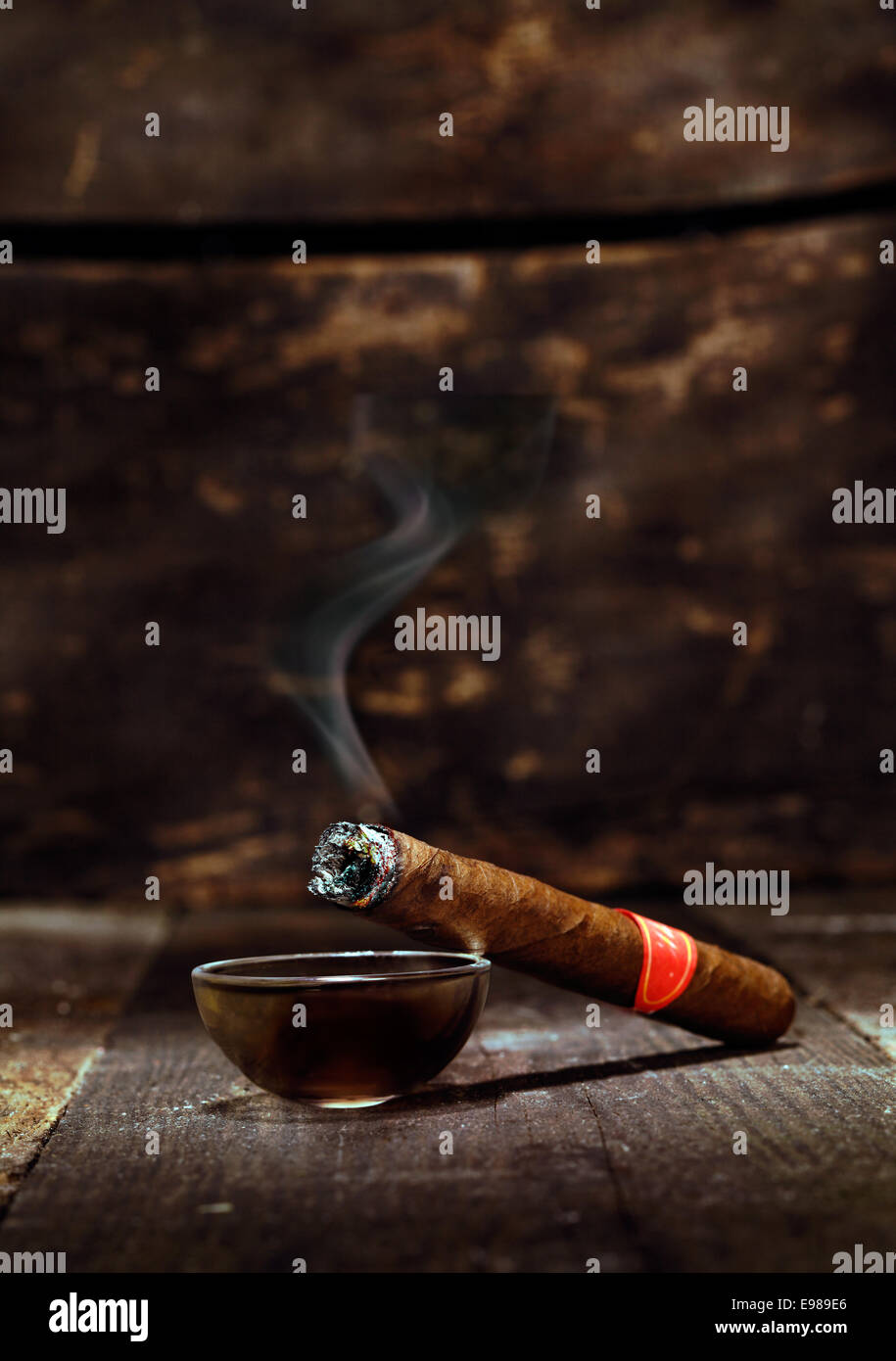 Cuban cigar -Fotos und -Bildmaterial in hoher Auflösung – Alamy