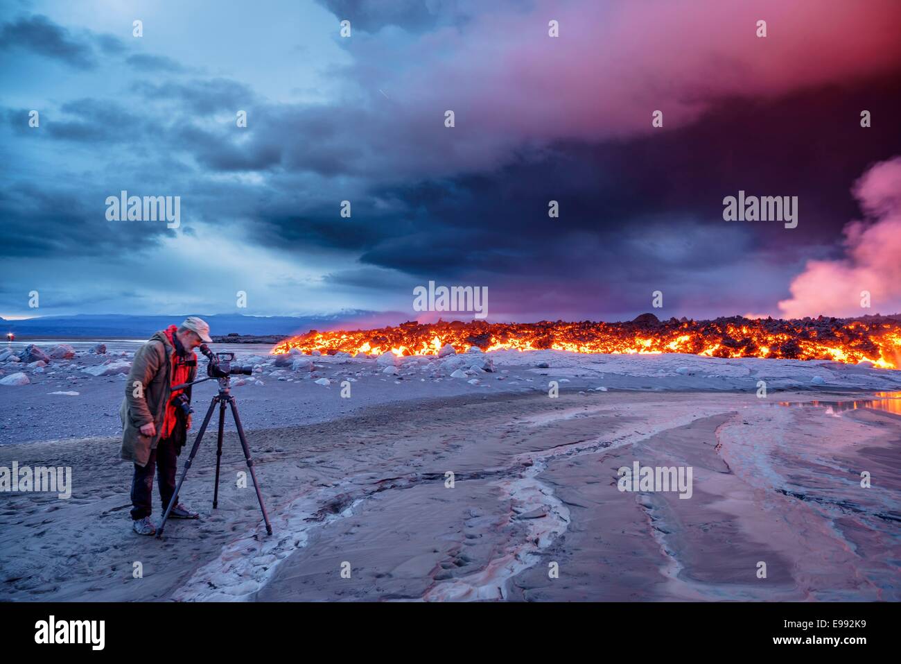Fotograf filmt den vulkanausbruch am holuhraun spalt -Fotos und ...