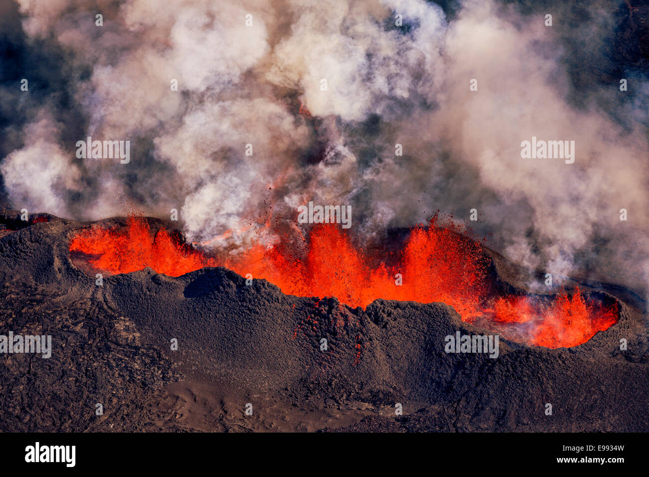 Ausbruch am holuhraun spalt -Fotos und -Bildmaterial in hoher Auflösung ...