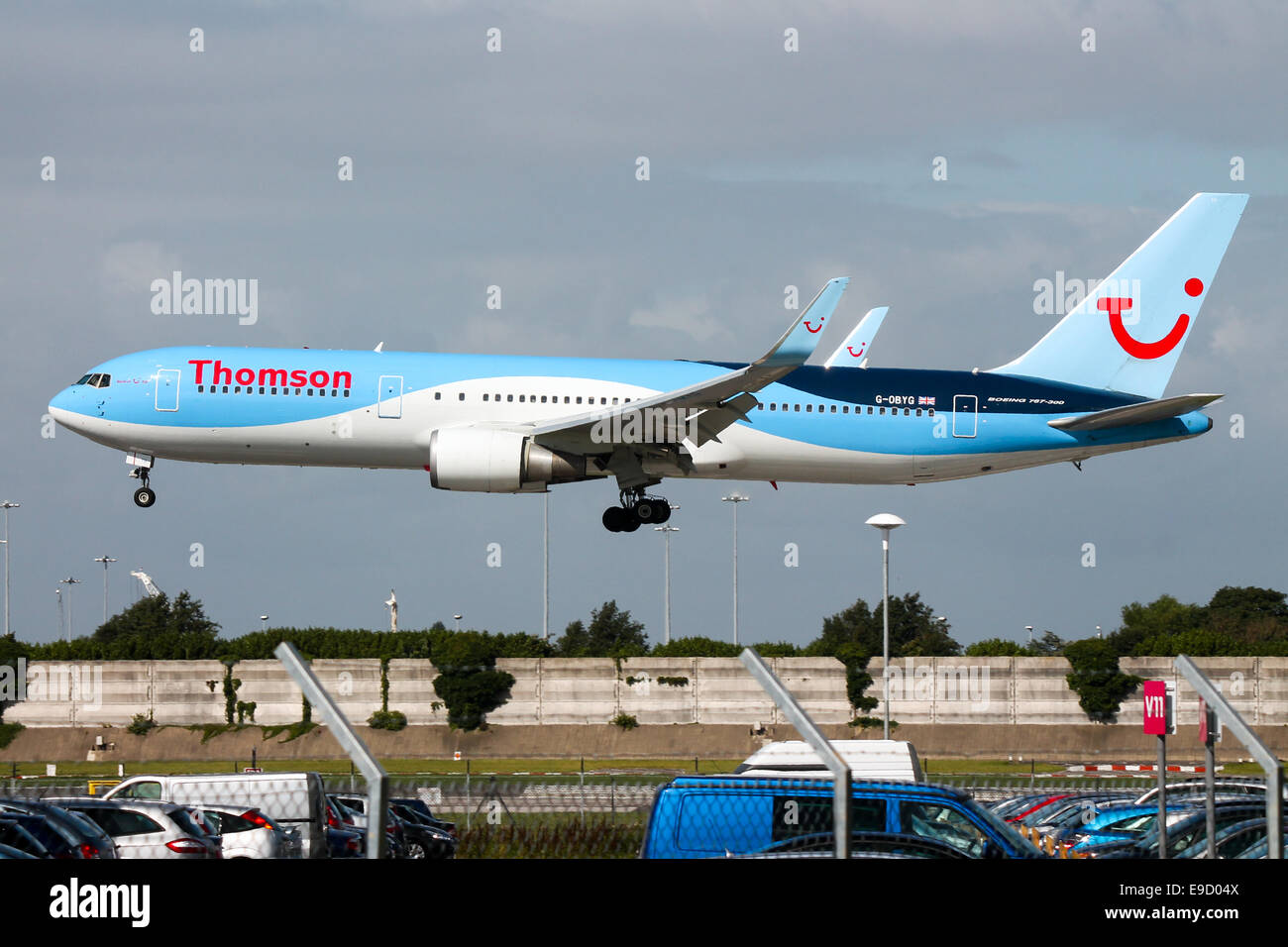 Thomson boeing 767 767 300 flugzeug -Fotos und -Bildmaterial in hoher ...