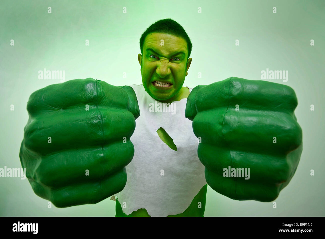 Hulk hands -Fotos und -Bildmaterial in hoher Auflösung – Alamy