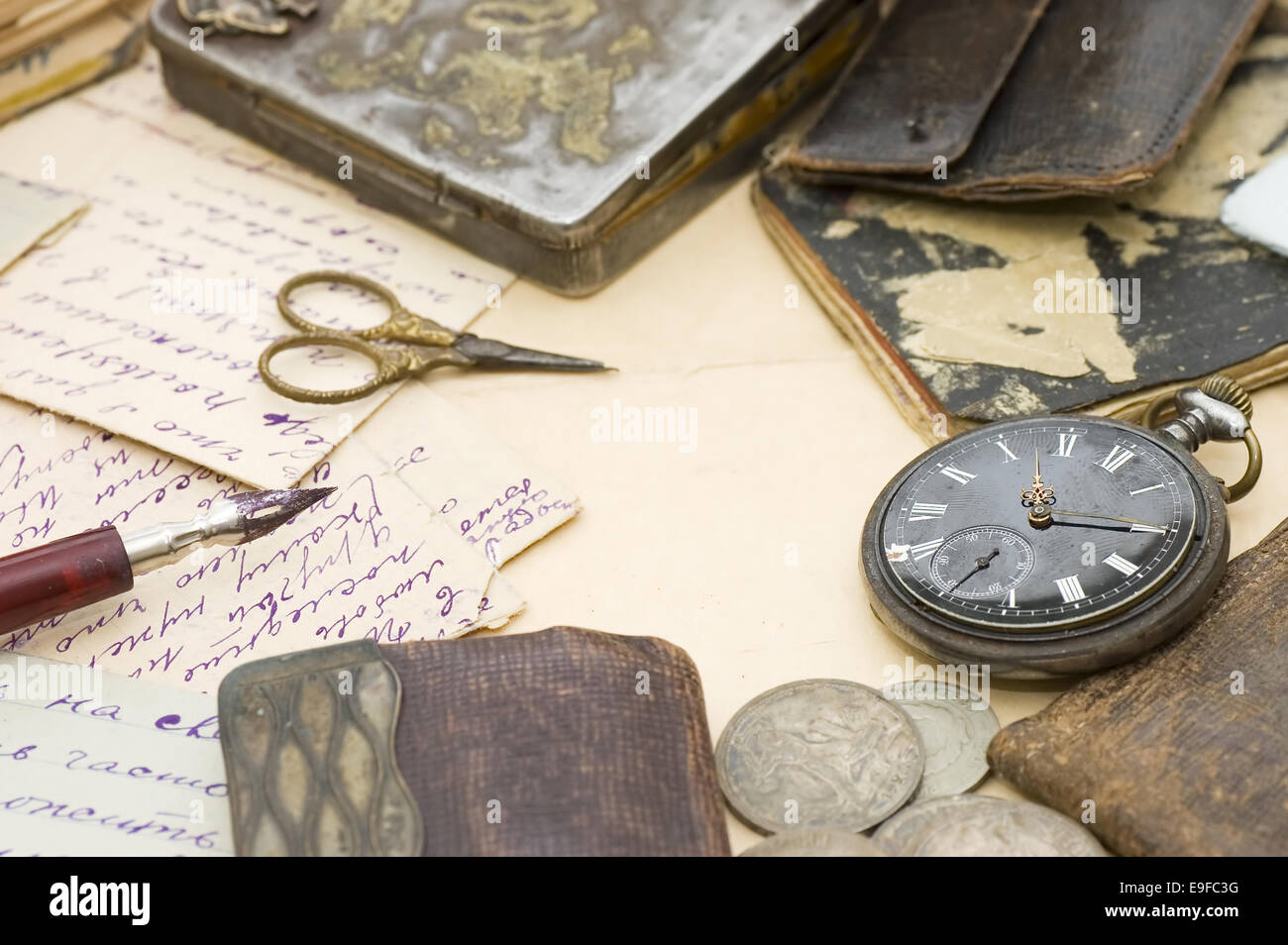 Briefe antike schreibfeder -Fotos und -Bildmaterial in hoher Auflösung ...