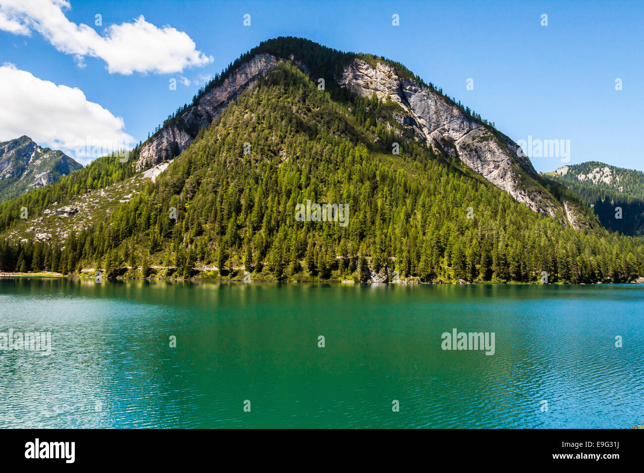 Dolomiten pragser wildsee -Fotos und -Bildmaterial in hoher Auflösung ...