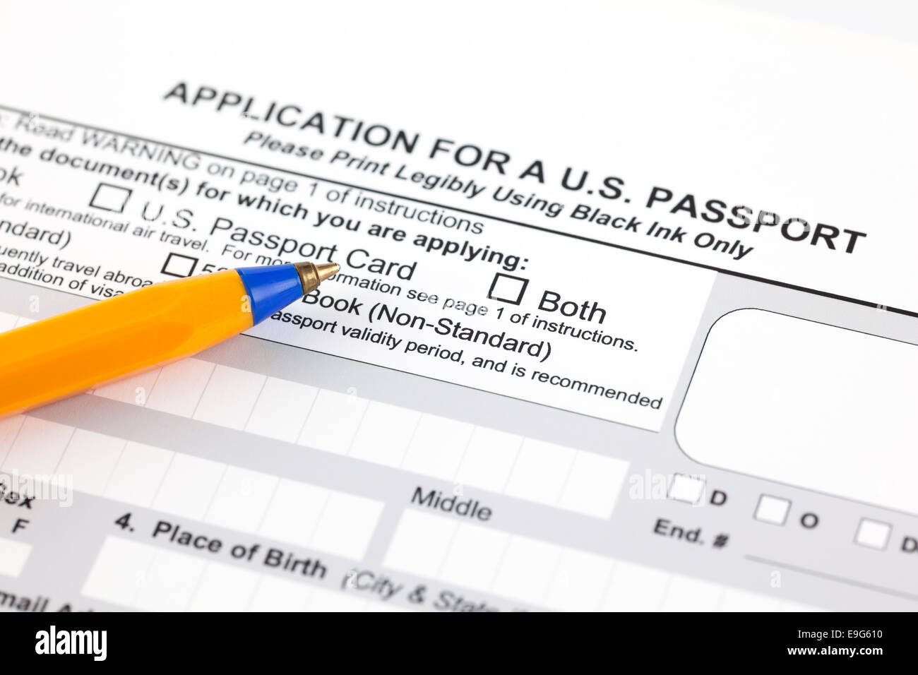 Reisepass antragsformular -Fotos und -Bildmaterial in hoher Auflösung ...