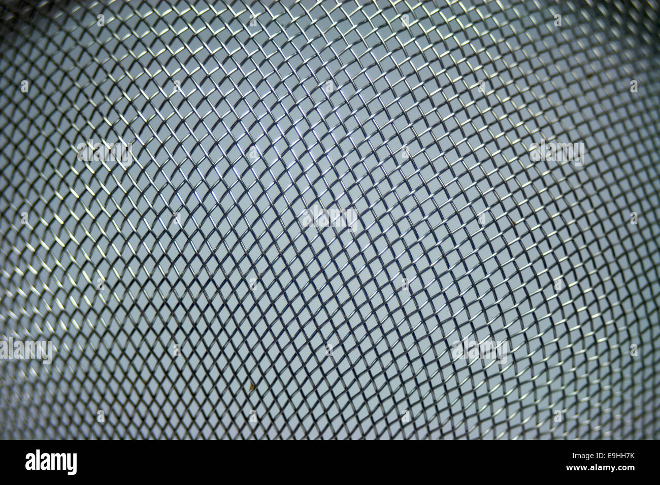 Diagonales metallgitter -Fotos und -Bildmaterial in hoher Auflösung – Alamy